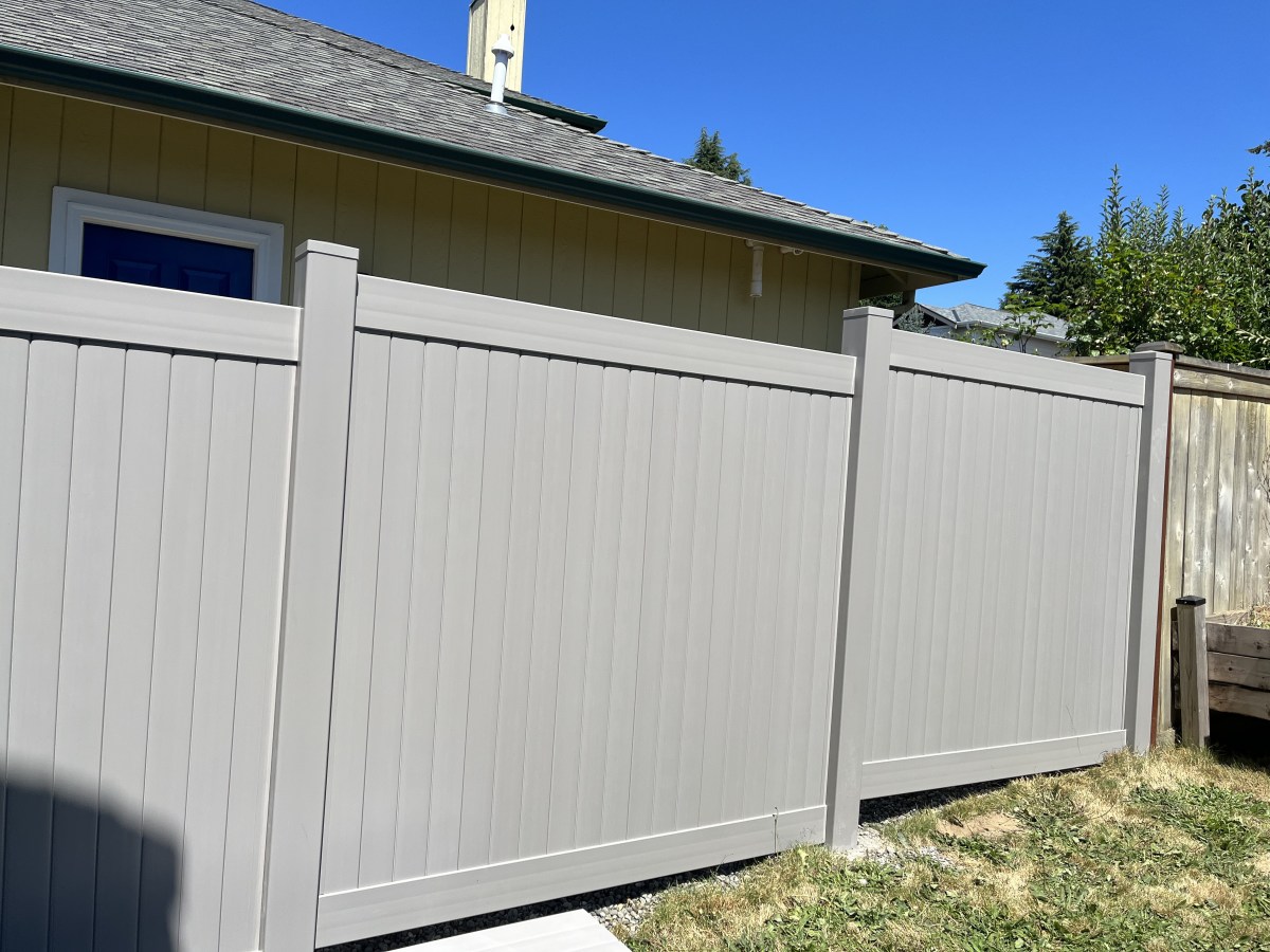 How to Choose the Best Wood or Material for Your Fence in the rainy ...